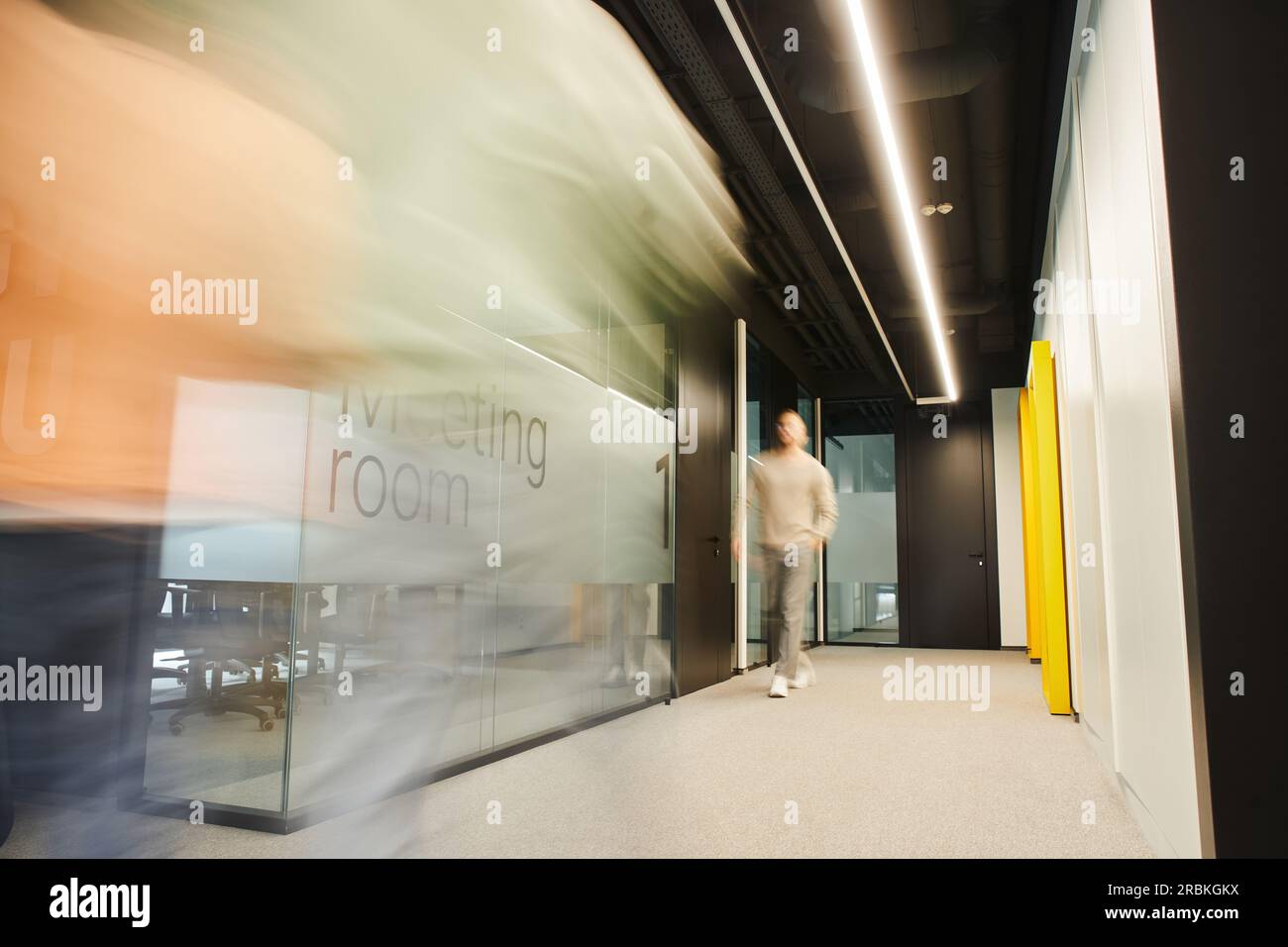 Dynamic workplace environment hi-res stock photography and images - Alamy