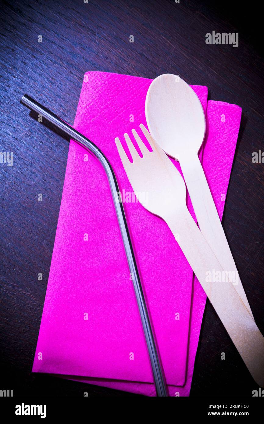 Wooden straw eco hi-res stock photography and images - Alamy