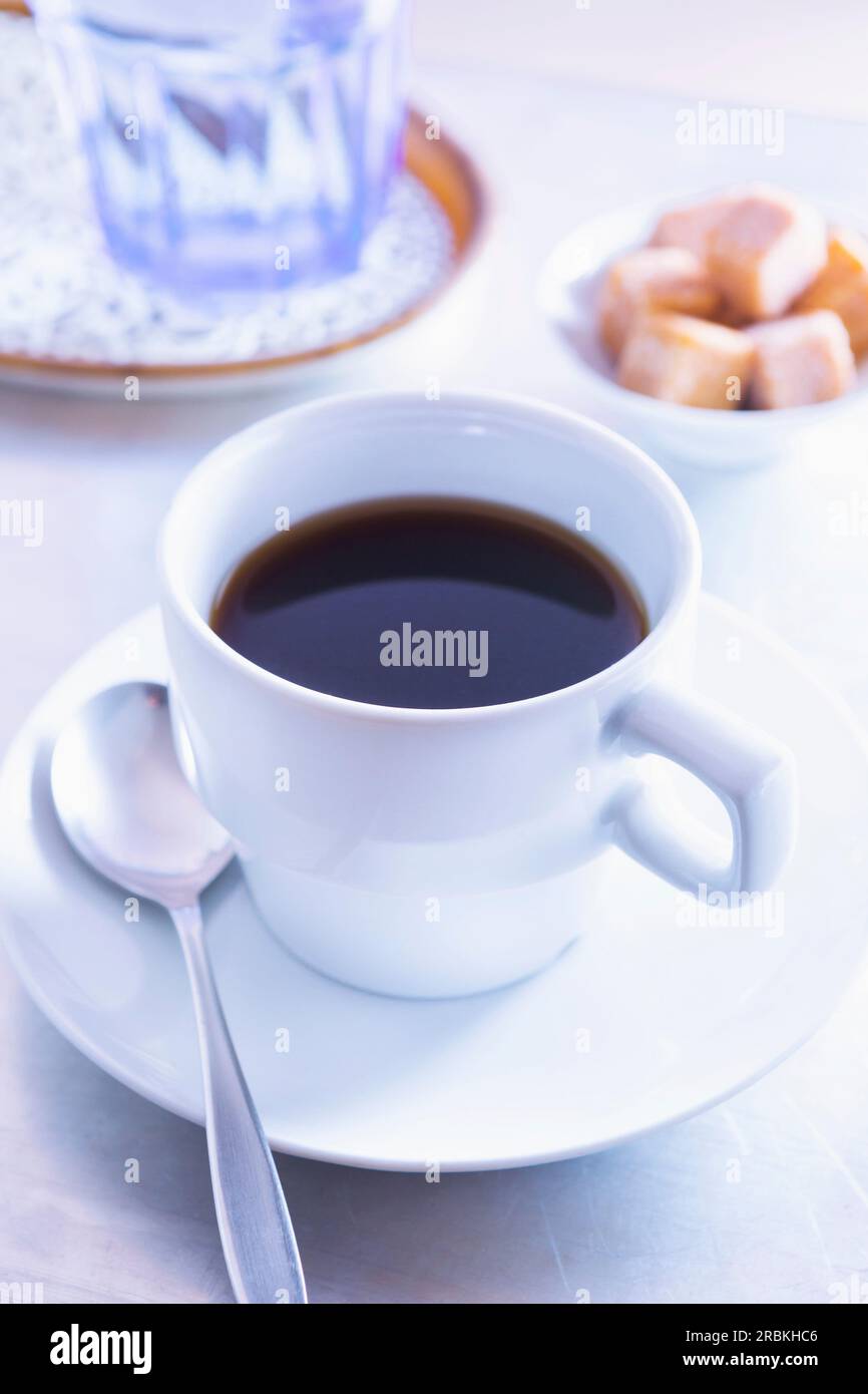 Sugar lump water hi-res stock photography and images - Alamy
