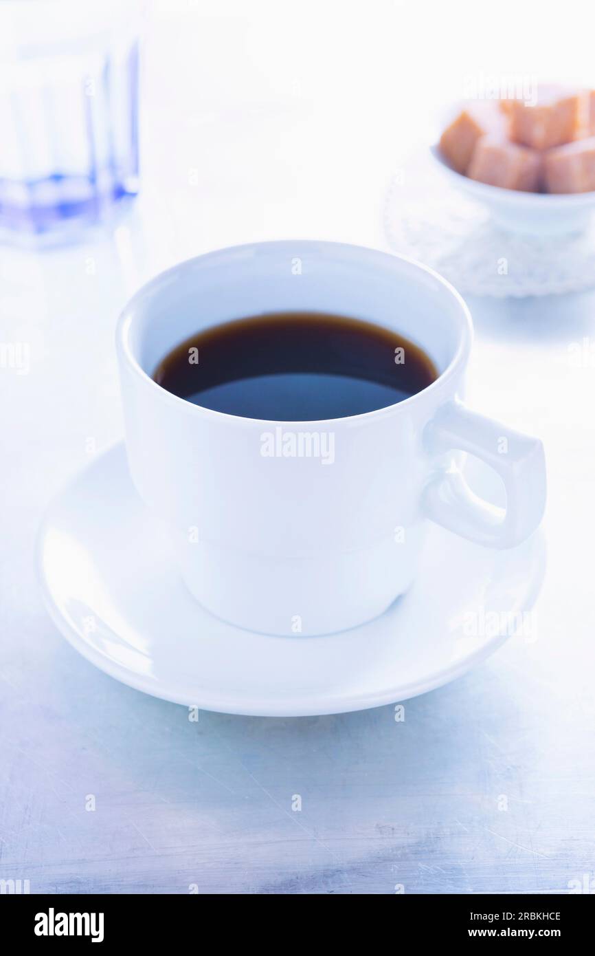 Sugar lump water hi-res stock photography and images - Alamy