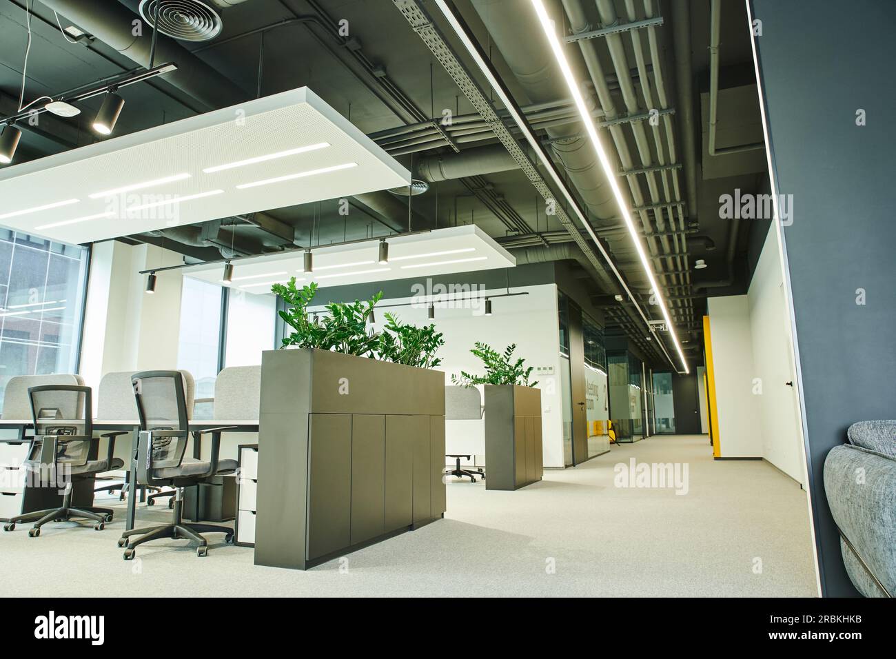 Open space office hi-res stock photography and images - Alamy