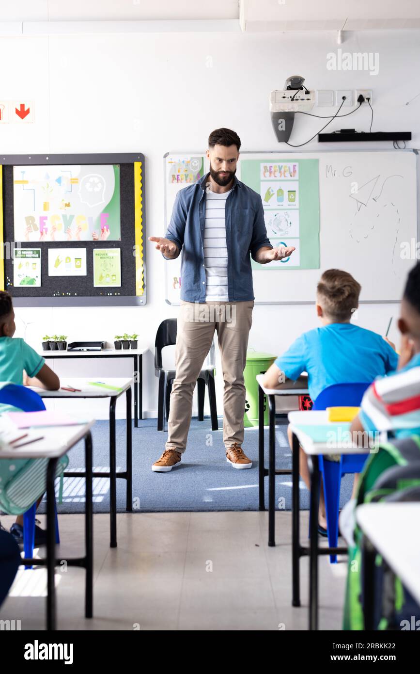 Pupils are vertical hi-res stock photography and images - Alamy