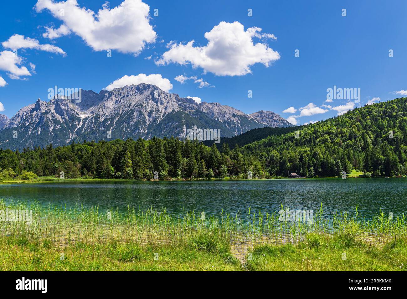 View over the Lautersee lake to the Karwendel mountains near Mittenwald ...