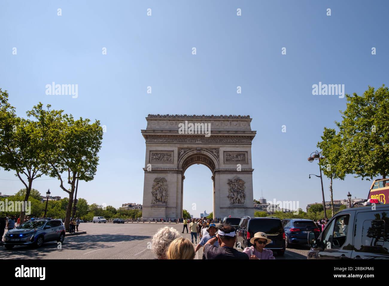 Arc de triomphe roundabout hi-res stock photography and images - Alamy