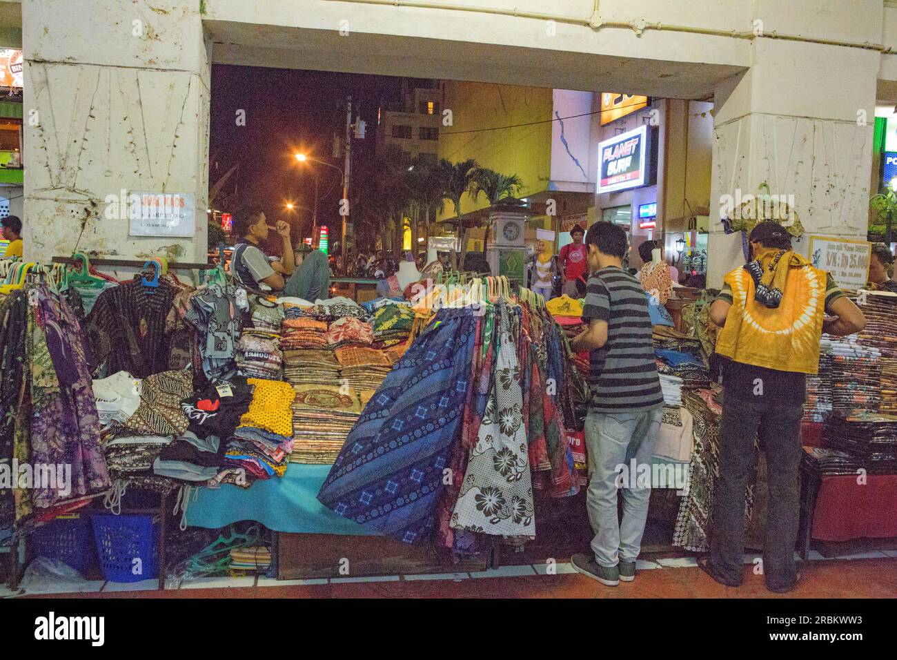 Jogjakarta Clothes market Stock Photo - Alamy