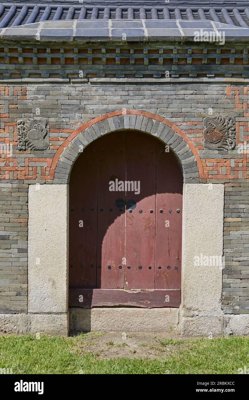 Korean traditional house, old palace, stone wall Stock Photo - Alamy