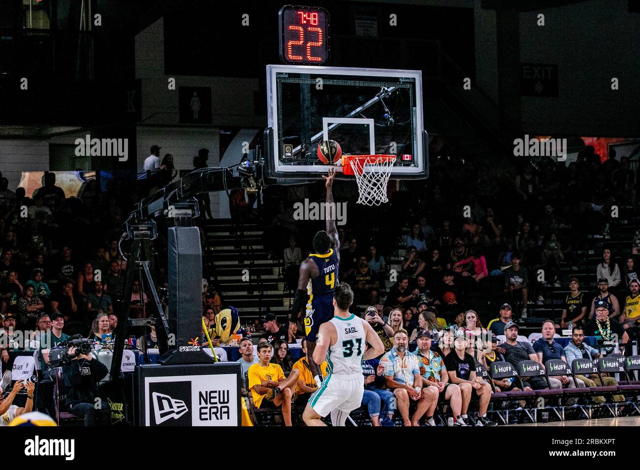 Munis tutu hi-res stock photography and images - Alamy