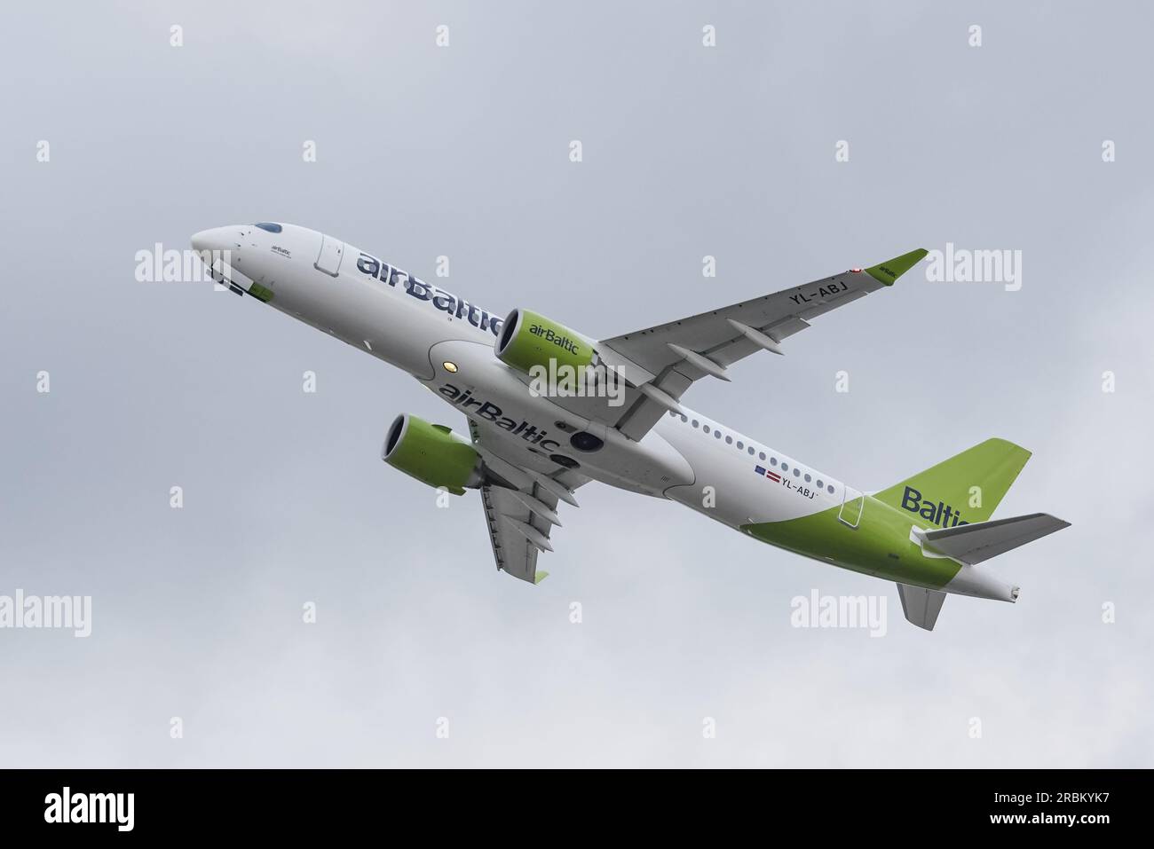 ISTANBUL, TURKIYE - OCTOBER 08, 2022: Air Baltic Airbus A220-371 (55165 ...