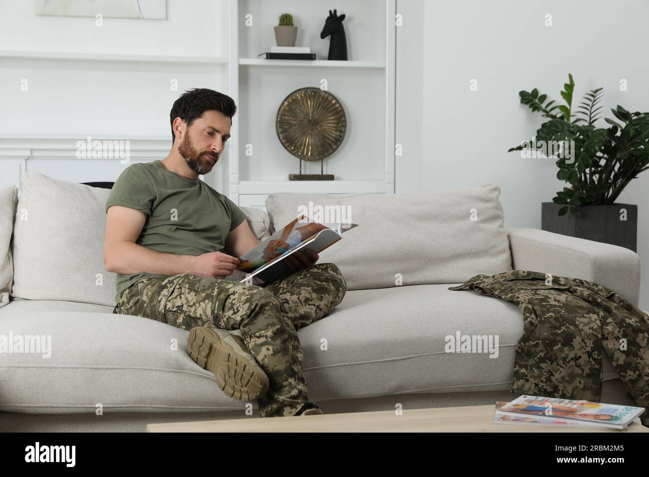 Military reading room hi-res stock photography and images - Alamy