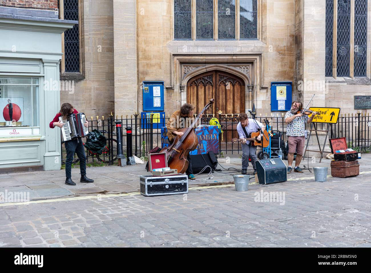Money at street hi-res stock photography and images - Alamy