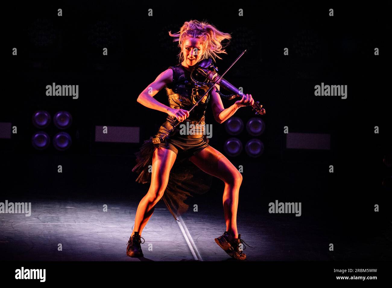 Lindsey stirling hi-res stock photography and images - Alamy