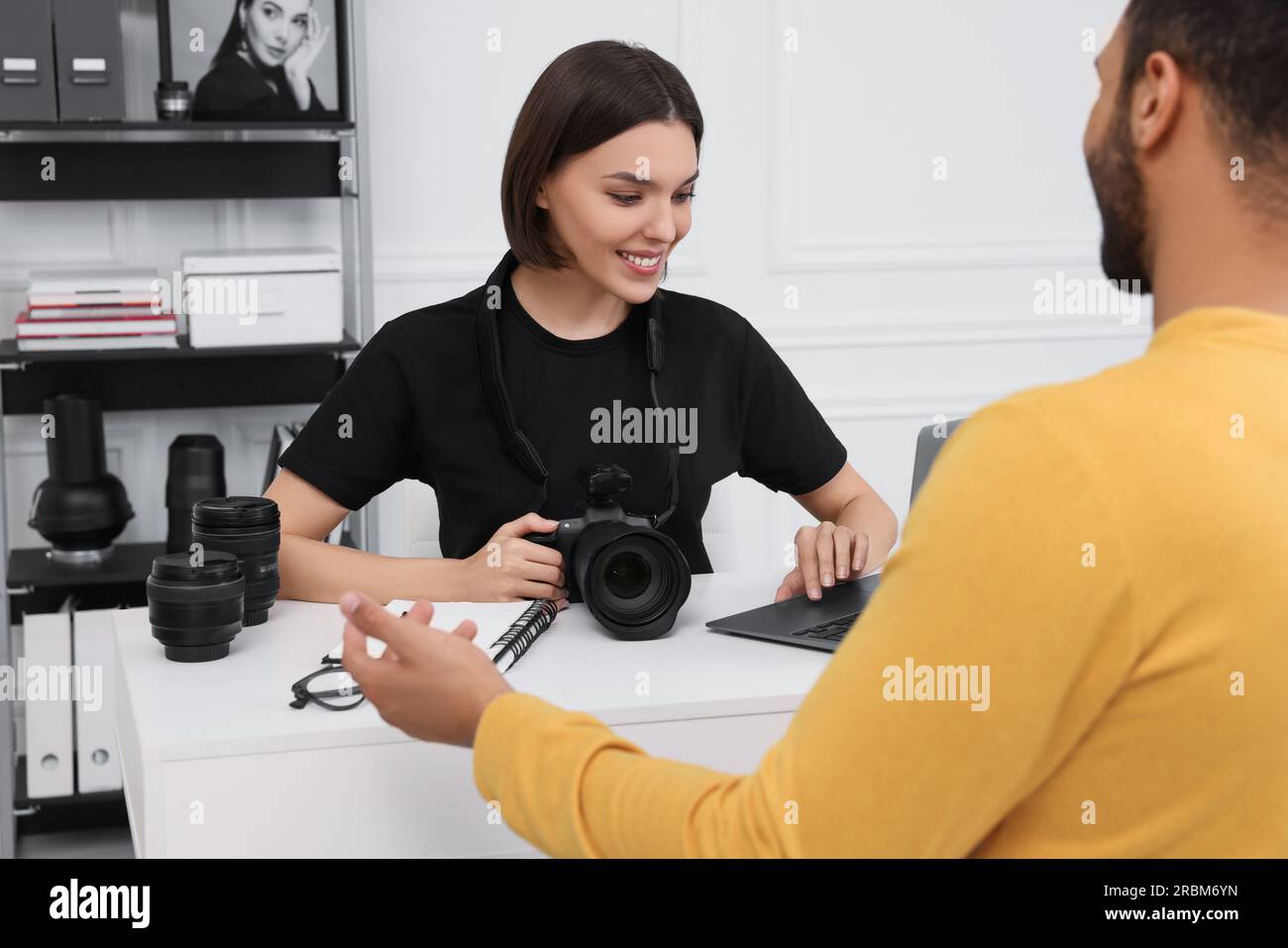 Talking backstage hi-res stock photography and images - Alamy