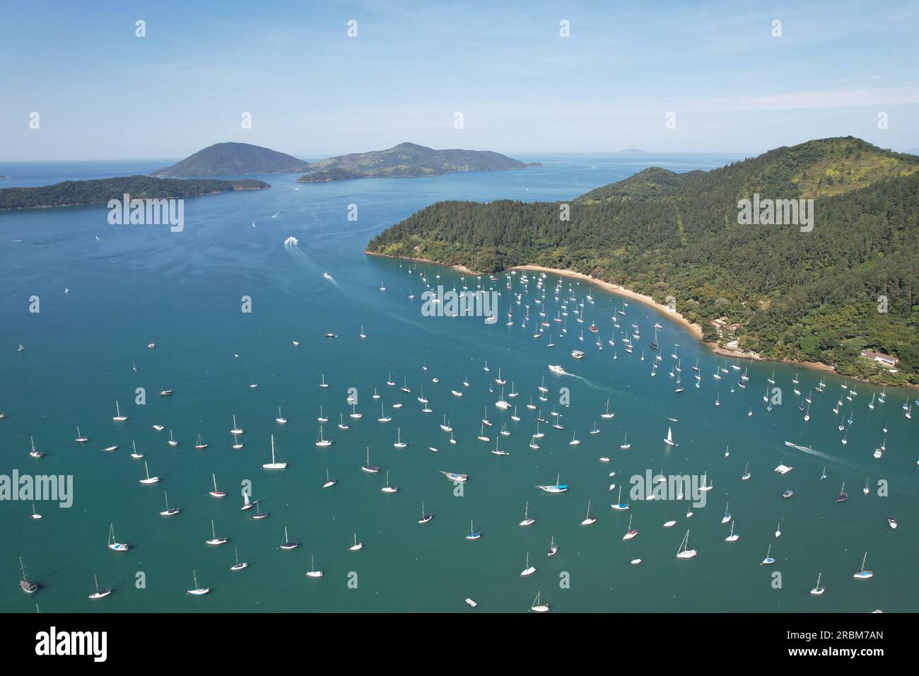 Drone view of Saco da Ribeira and Anchieta island. Ubatuba, Brazil ...