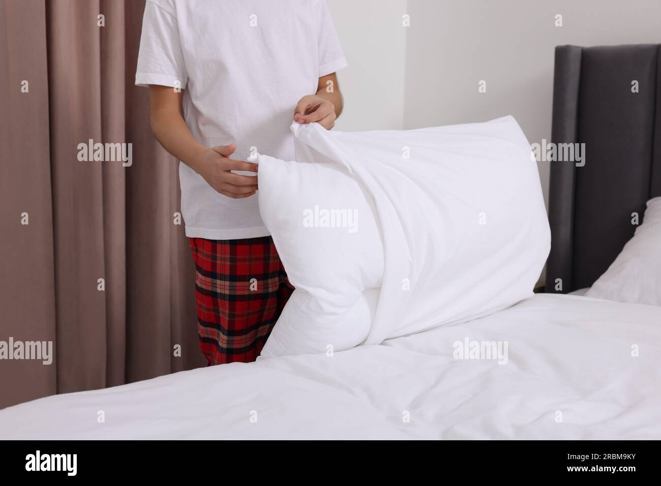 Child housework bedroom hi-res stock photography and images - Alamy