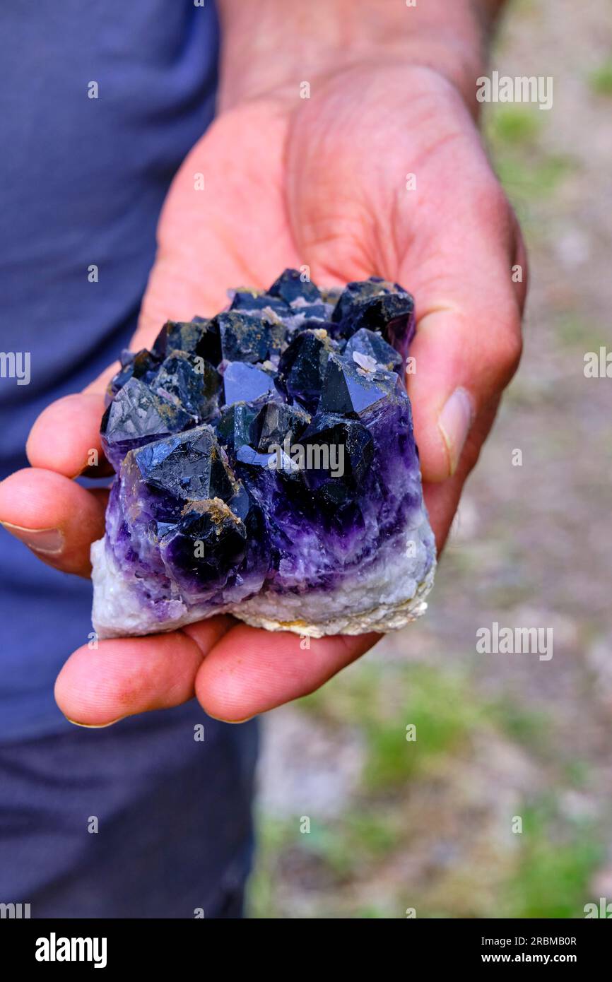 Bijou de main hi-res stock photography and images - Alamy