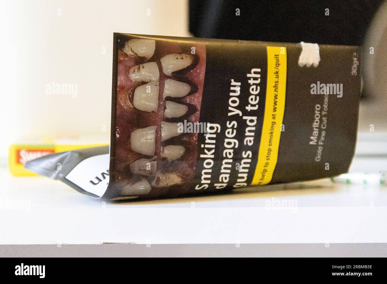 A pack of rolling Tobacco Stock Photo - Alamy