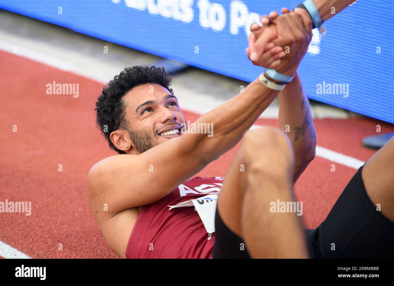Winner mens 200m hi-res stock photography and images - Alamy