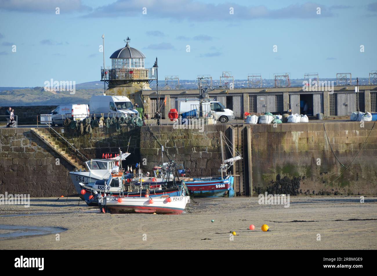 Cornish seaside fishermen hi-res stock photography and images - Alamy