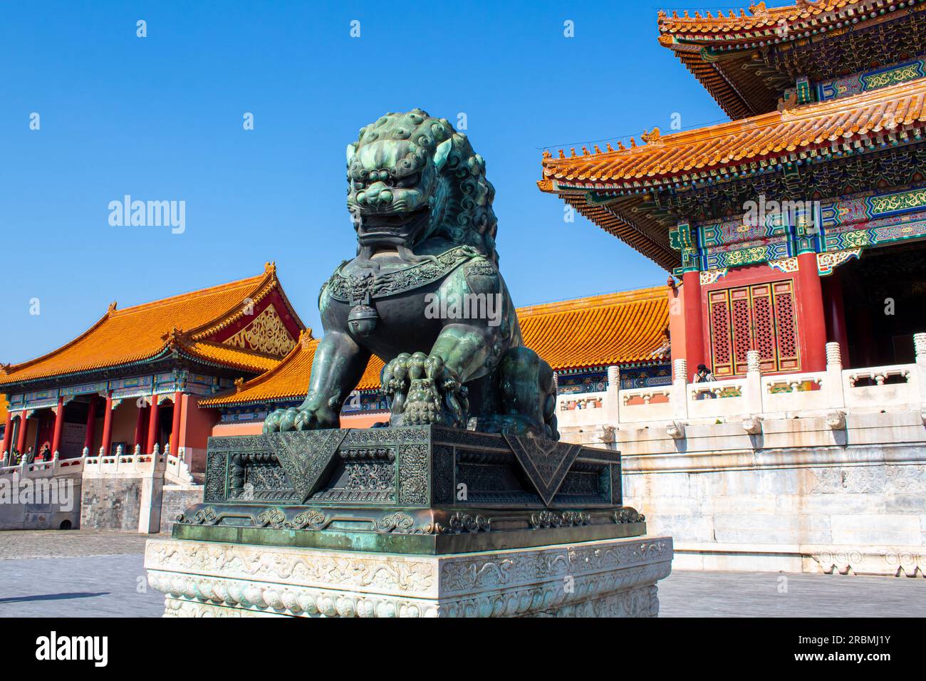 Bronze lion at the Forbidden City, Beijing, Chinese cultural symbols ...