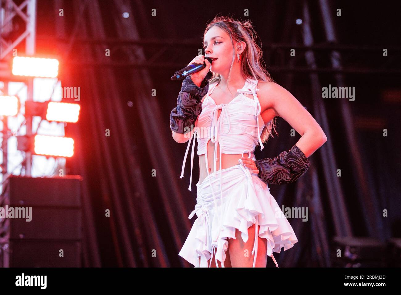 Piri singer hi-res stock photography and images - Alamy