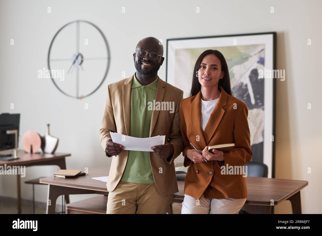 Quiet colleague office hi-res stock photography and images - Alamy