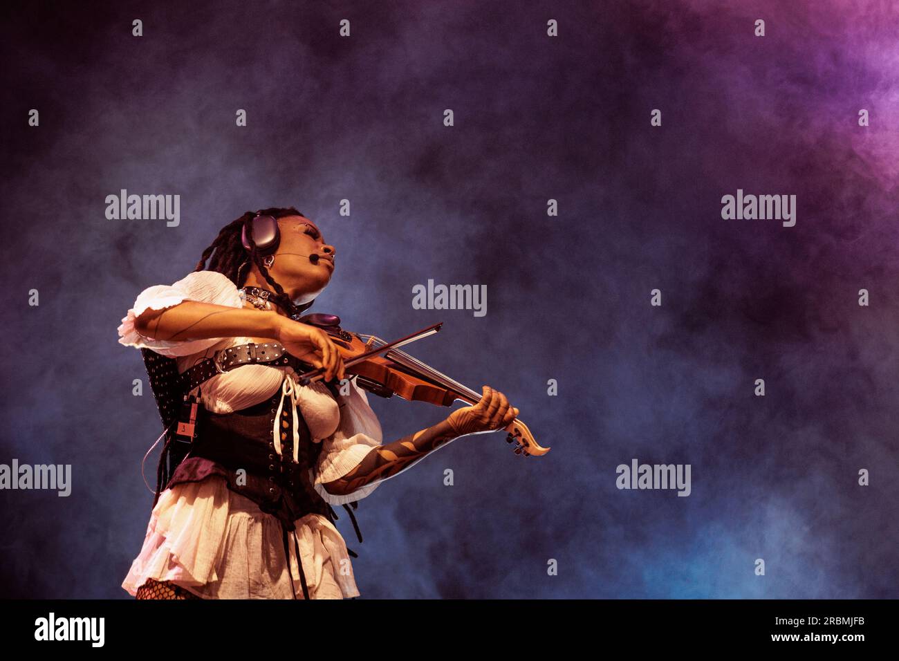 Sudan archives singer hi-res stock photography and images - Alamy