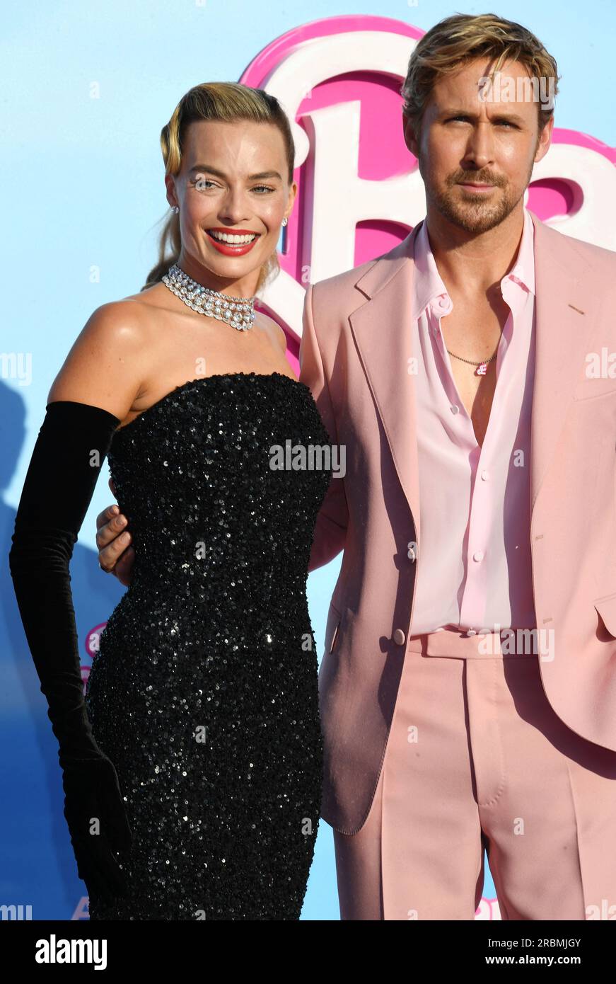 LOS ANGELES, CALIFORNIA - JULY 09: (L-R) Margot Robbie and Ryan Gosling ...