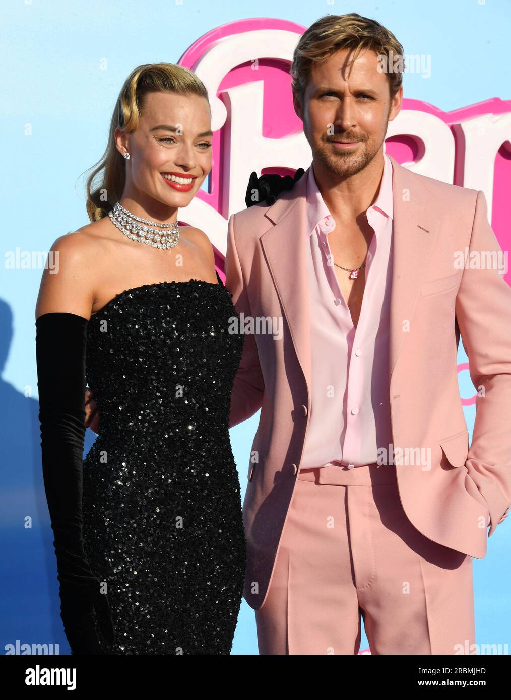 LOS ANGELES, CALIFORNIA - JULY 09: (L-R) Margot Robbie and Ryan Gosling ...