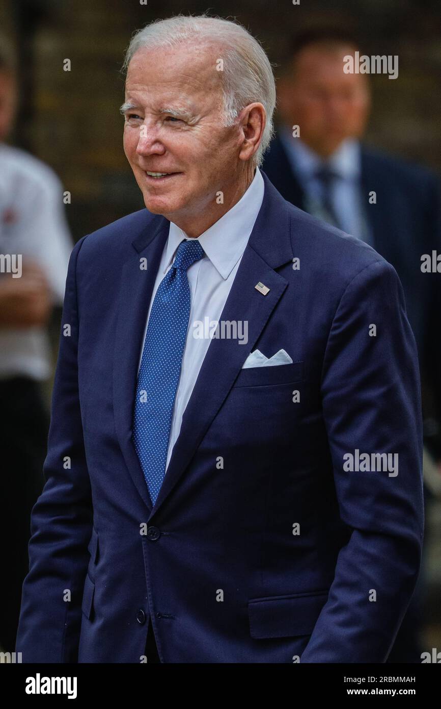 Biden motorcade hi-res stock photography and images - Alamy