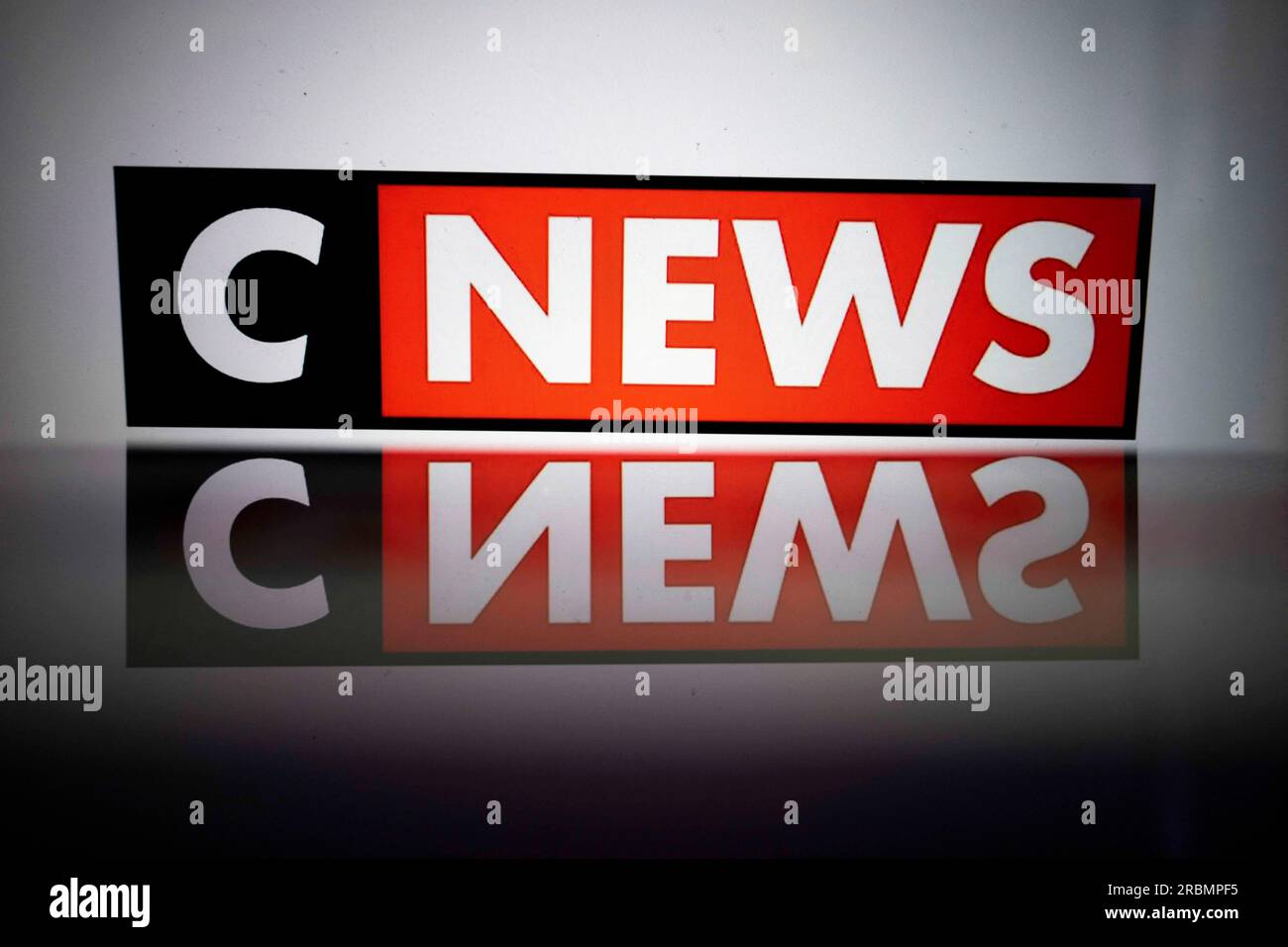 Cnews channel hi-res stock photography and images - Alamy