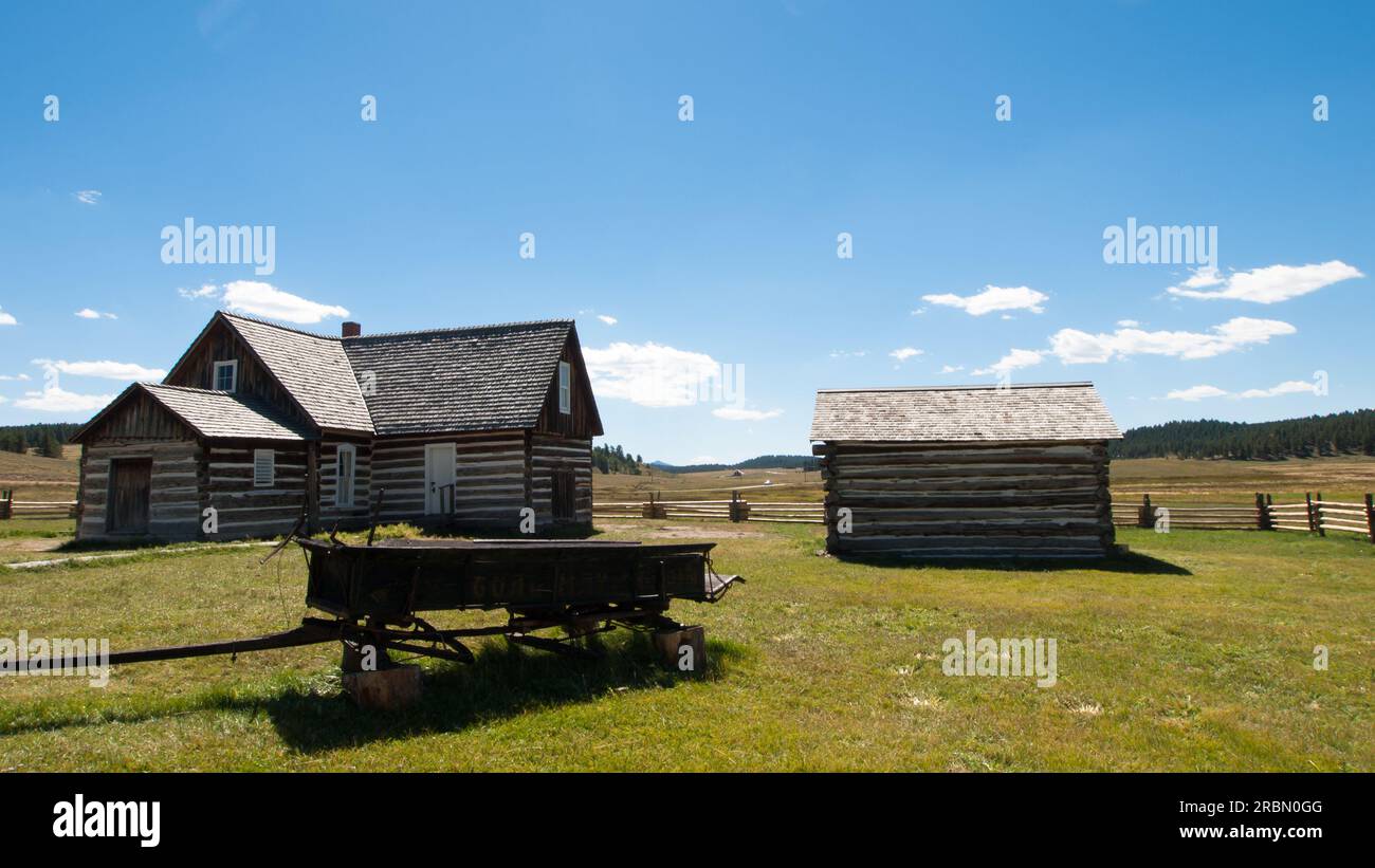 Rustic log cabin on the farm Stock Photo - Alamy