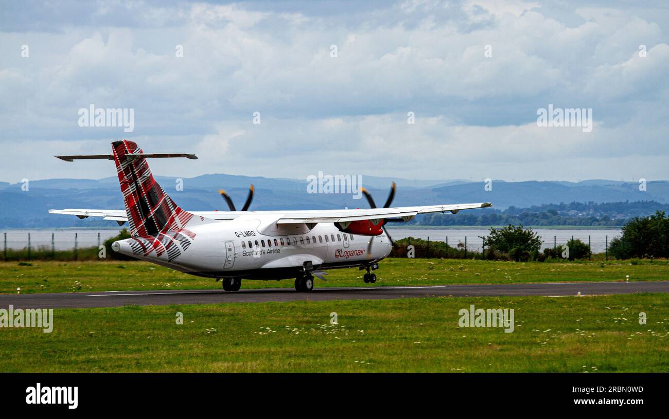 Loganair plane shetland hi-res stock photography and images - Alamy