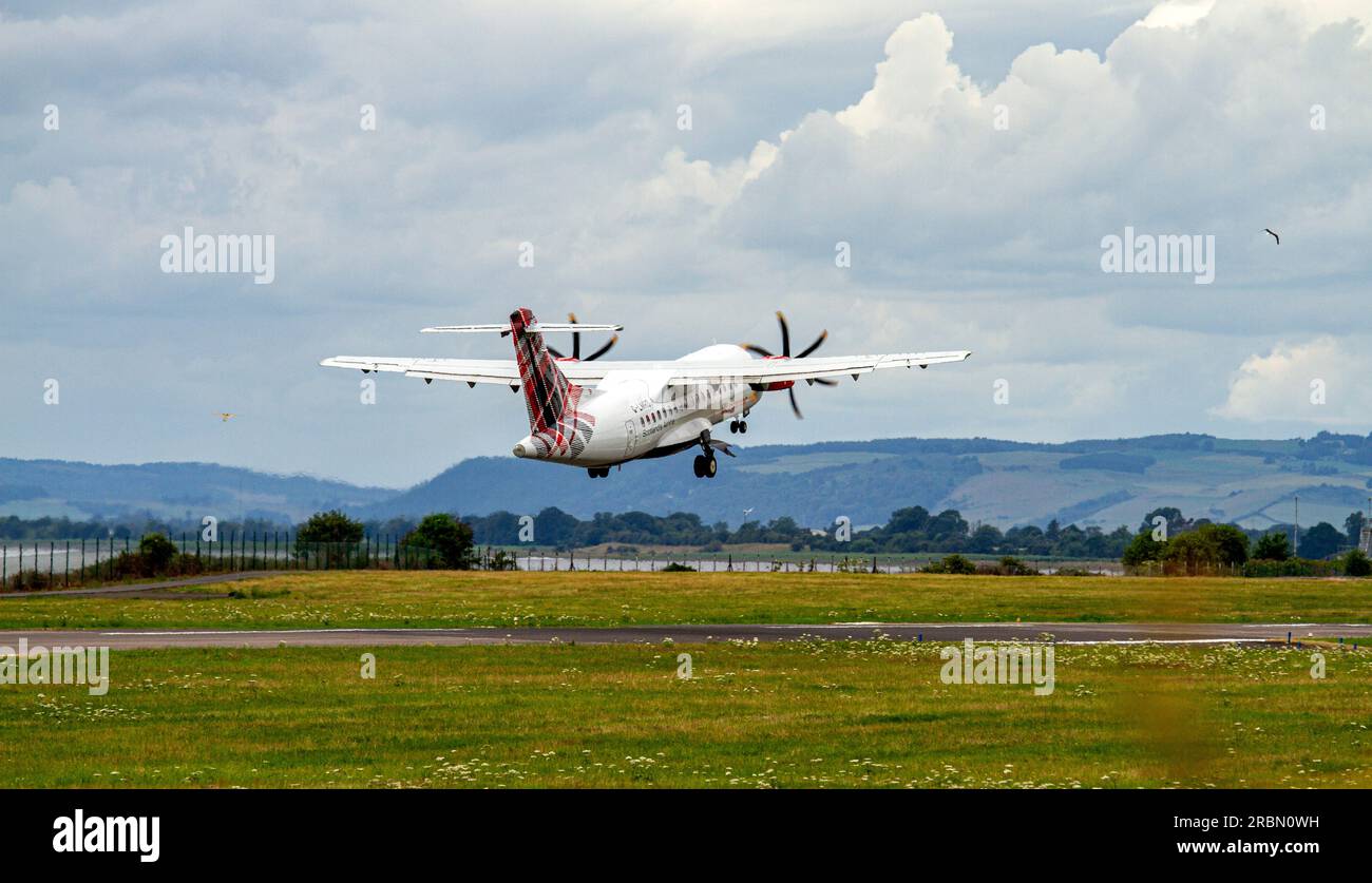 Loganair plane shetland hi-res stock photography and images - Alamy