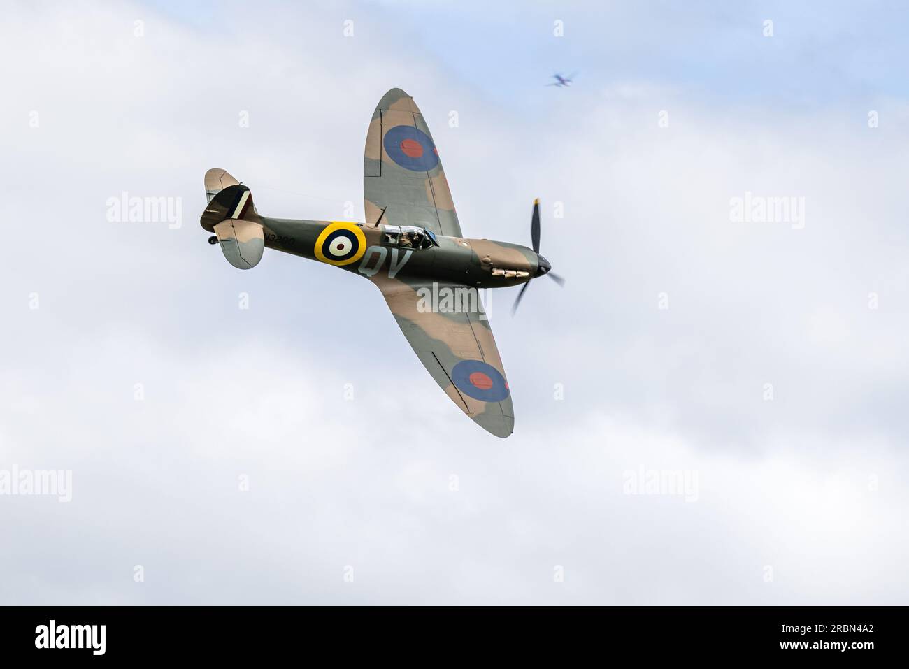Supermarine Spitfire Mk1 ‘N3200’ airborne at the Shuttleworth Military ...