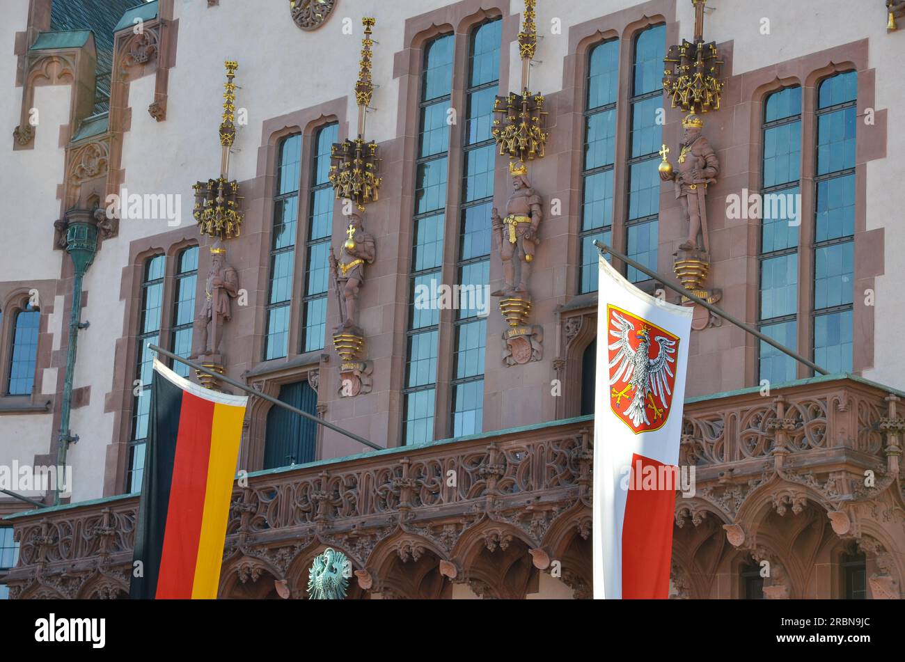 Old balcony of Frankfurt City Hall at Römerplatz decorated with statues ...