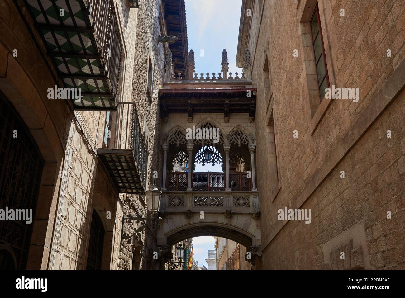 Bridge between buildings in Barri Gotic quarter of Barcelona, Spain ...