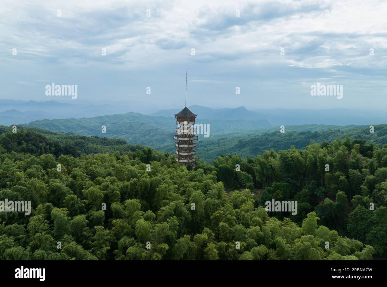(230710) -- YIBIN, July 10, 2023 (Xinhua) -- This aerial photo taken on ...