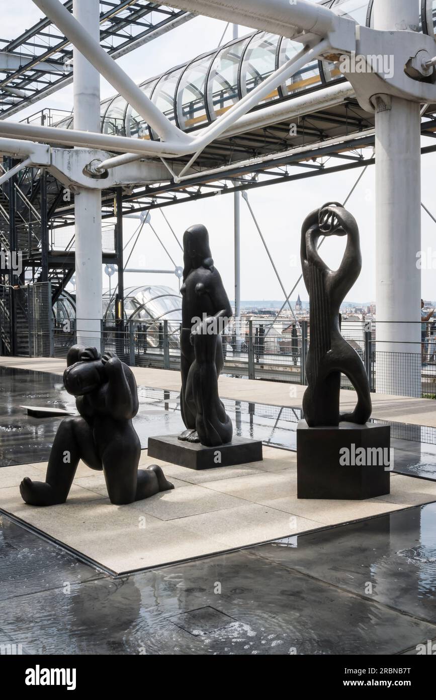 Outdoor roof sculpture, Pompidou Centre, a museum of modern art, Paris ...