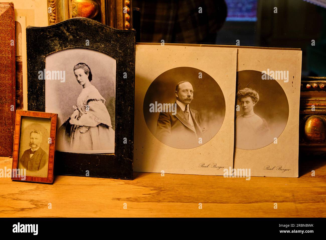 France, Corrèze (19), Vézère valley, Limousin, Meyrignac, the house and ...