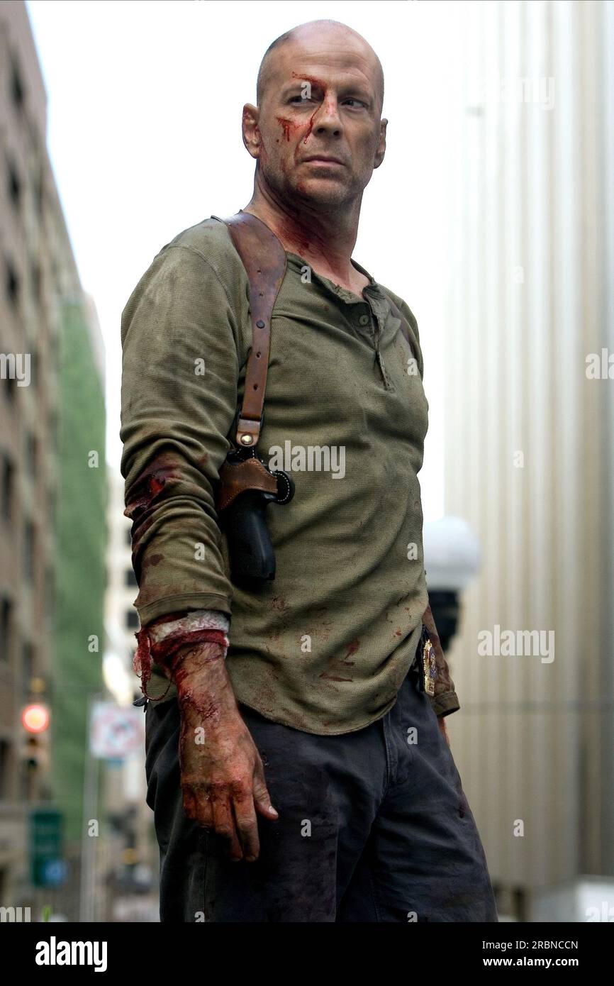 Die Hard 4 movie Live Free or Die Hard Bruce Willis Stock Photo - Alamy