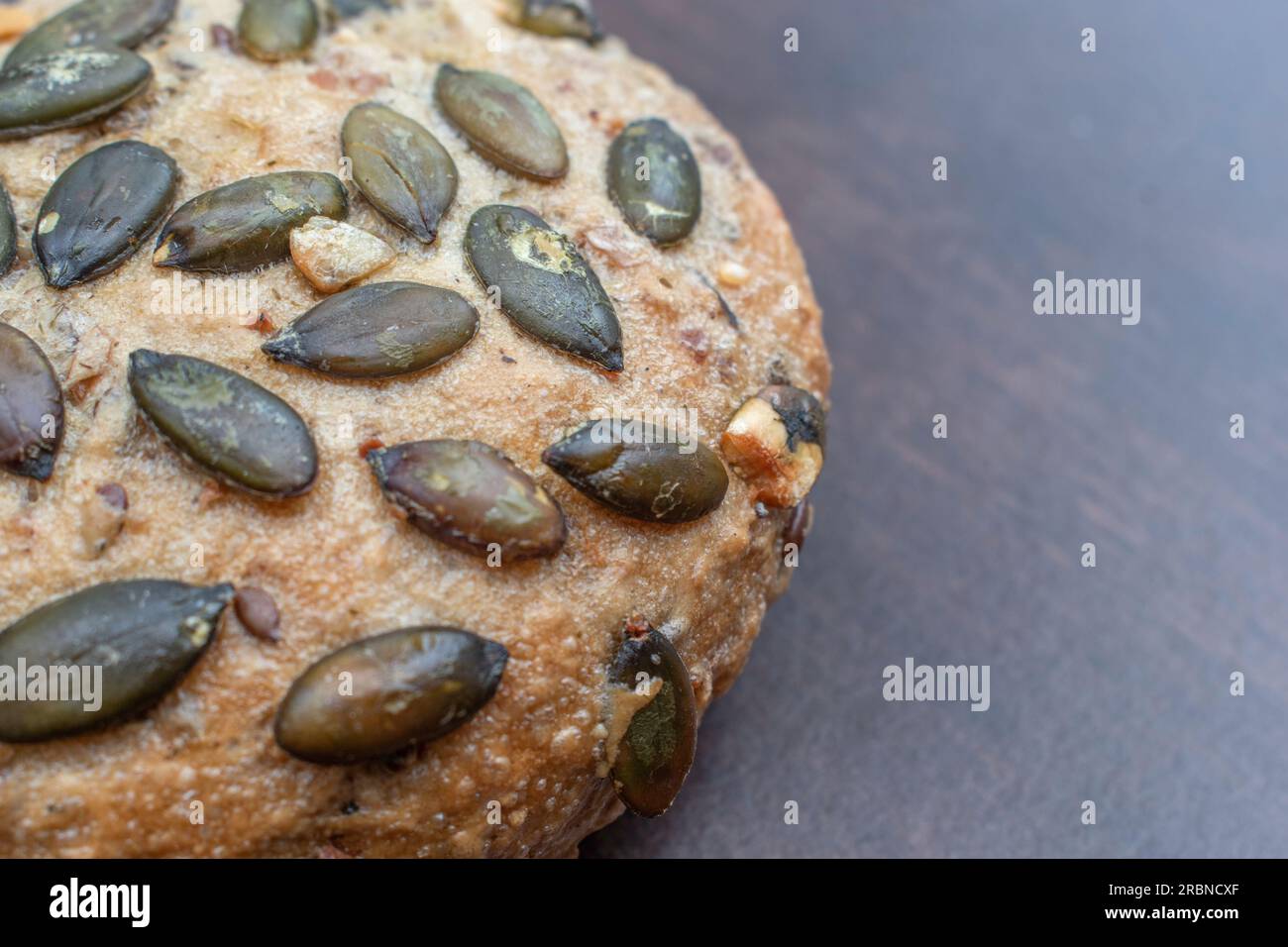 A high proportion of Styrian pumpkin seeds and the addition of nutty ...