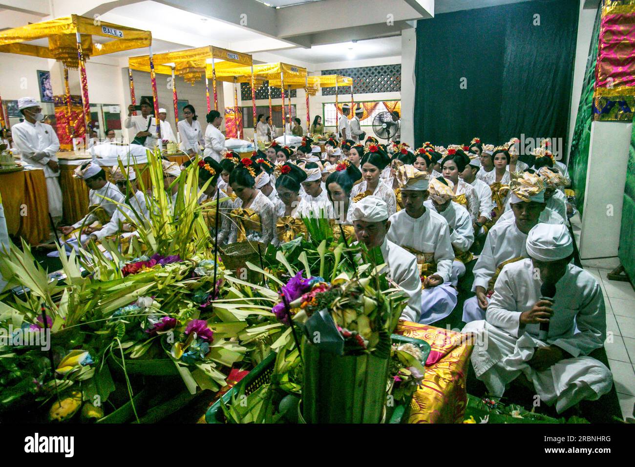 Bogor, Indonesia. 09th July, 2023. Balinese teenager carry out a series ...