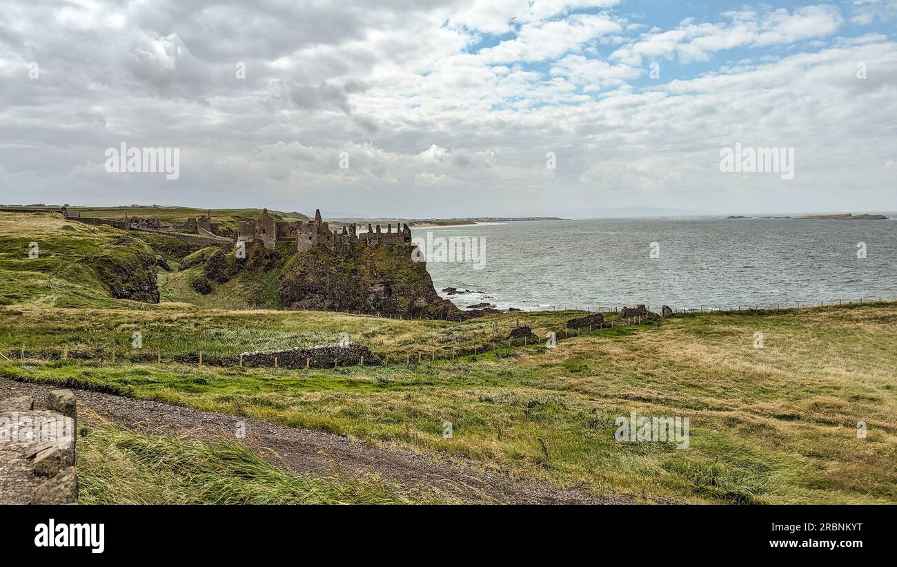 Dunluce castle giants causeway hi-res stock photography and images - Alamy
