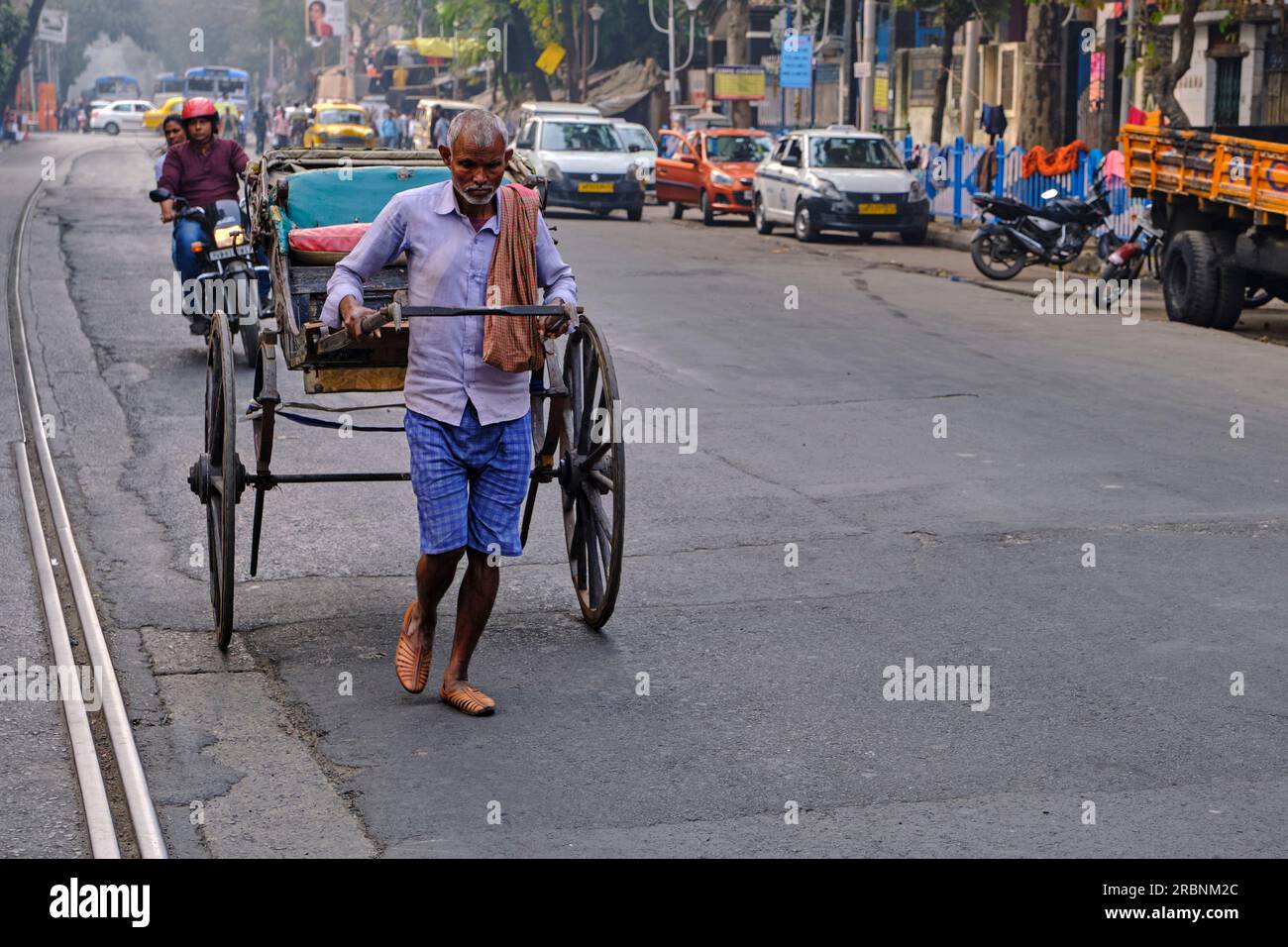 India, West Bengal, Kolkata, Calcutta, street life Stock Photo - Alamy