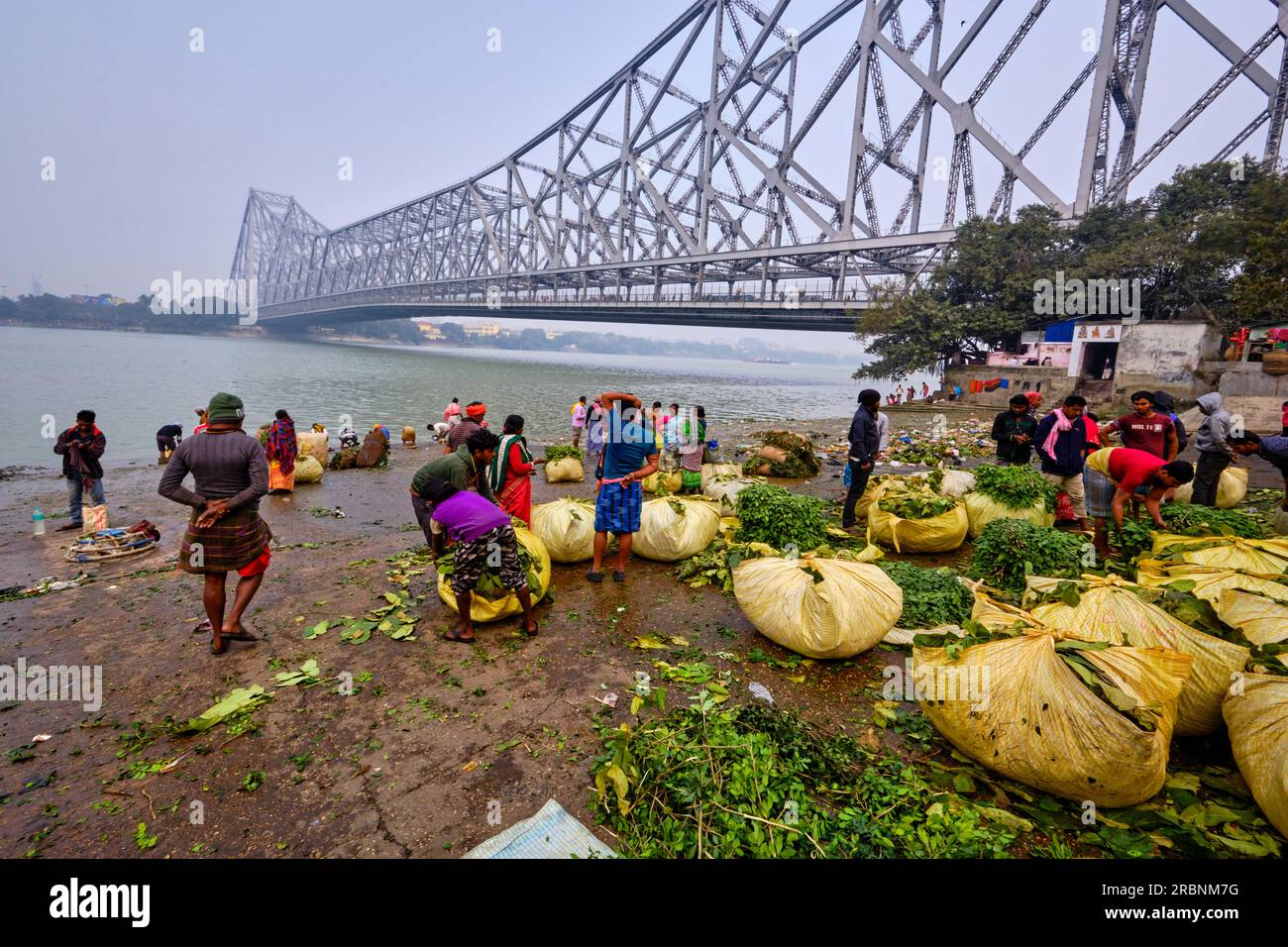 India, West Bengal, Kolkata, Calcutta, Howrah bridge crossing Hooghly ...