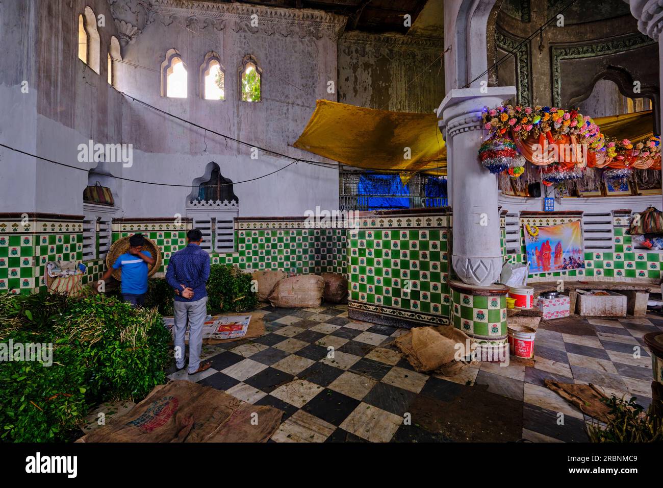 Inde, Bengale Occidental, Calcutta (Kolkata), le marche aux fleurs de ...