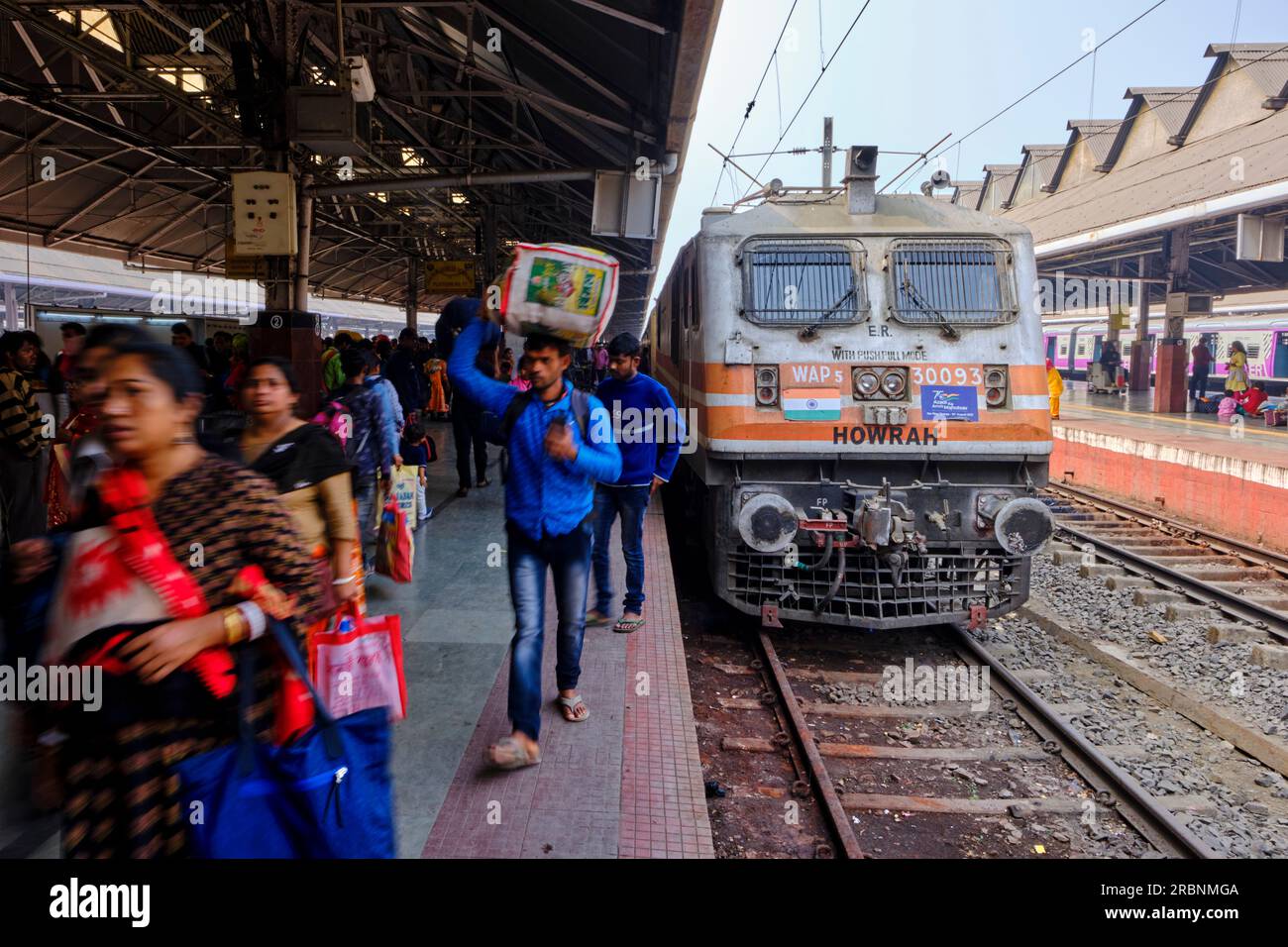 India, West Bengal, Kolkata, Calcutta, Howrah railway station Stock ...