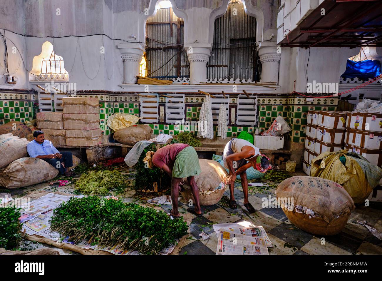 Inde, Bengale Occidental, Calcutta (Kolkata), le marche aux fleurs de ...
