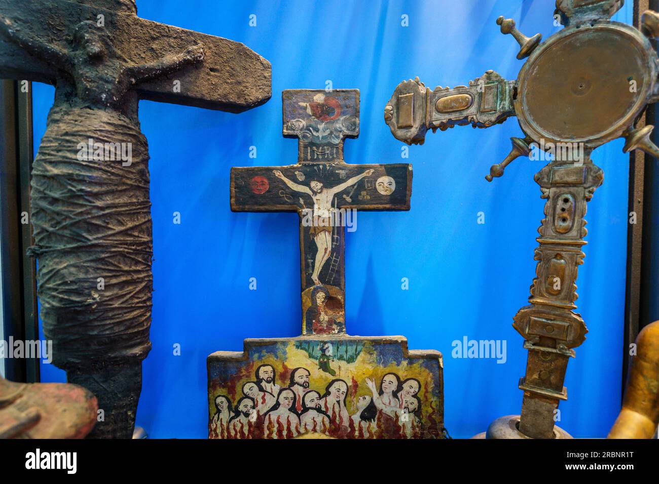 altar cross with purgatory, polychrome wood, XVII century, Peru, Sa ...