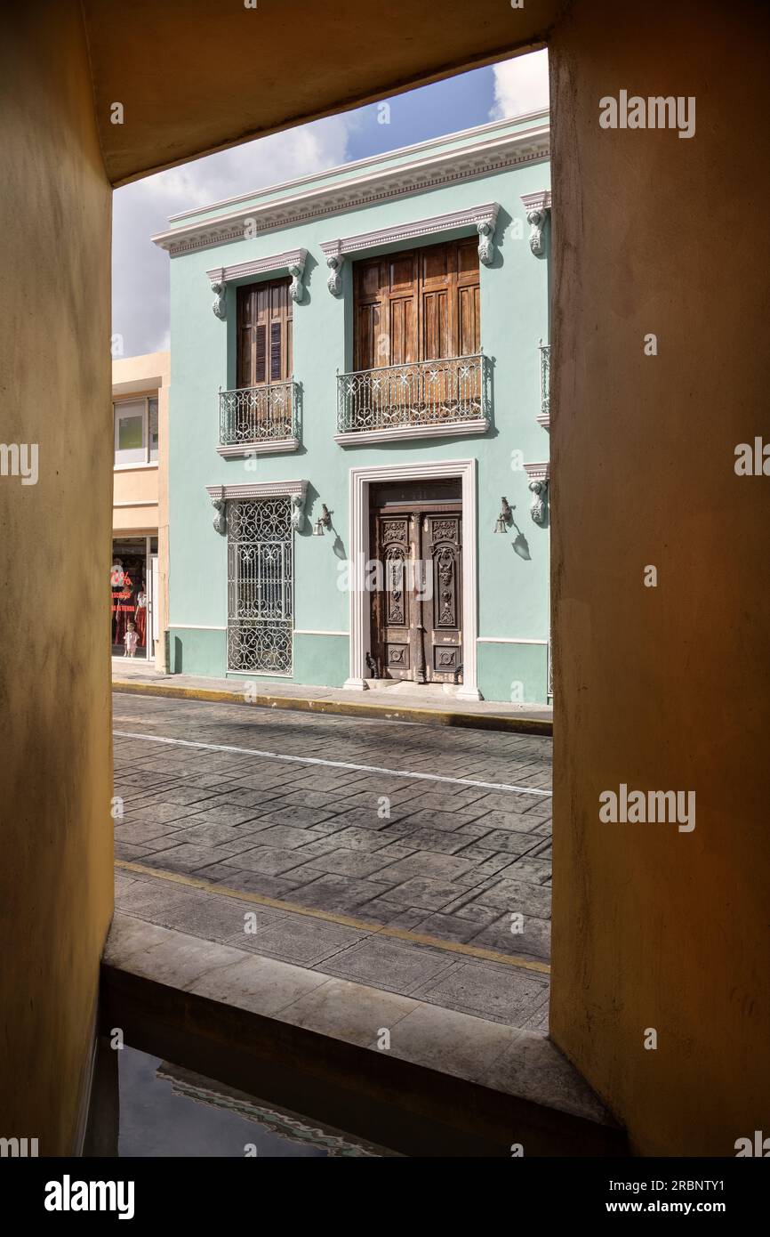 colonial houses in the streets of Mérida, capital of Yucatán, Mexico ...